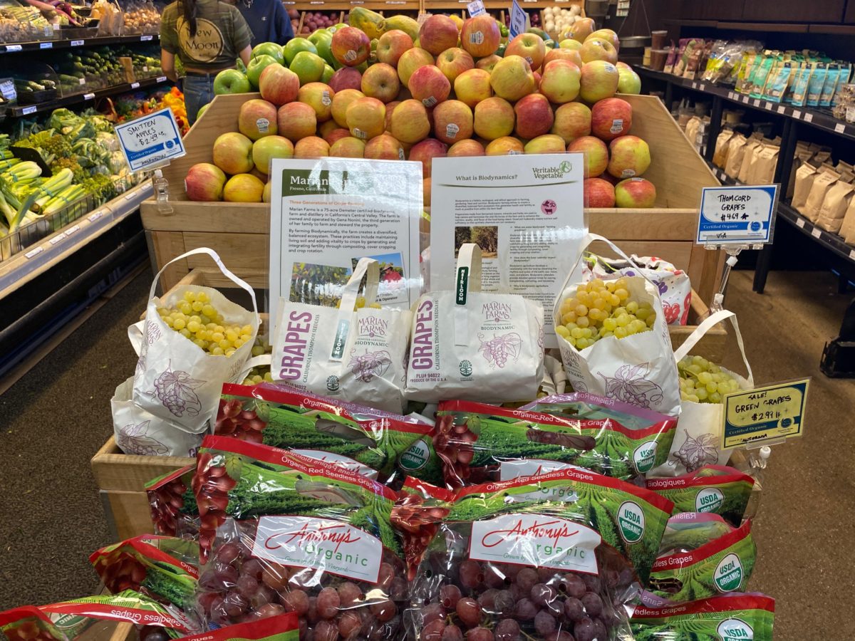 Marian Farms Thompson Grape Display Contest Winners - Veritable Vegetable